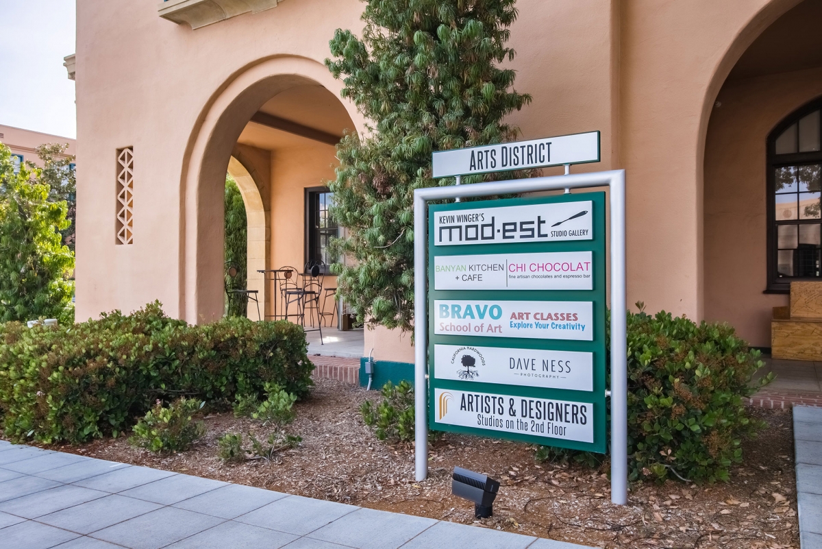 Monuments and Pole Signs Portfolio: Multi Tenant - SDES Custom Sign ...